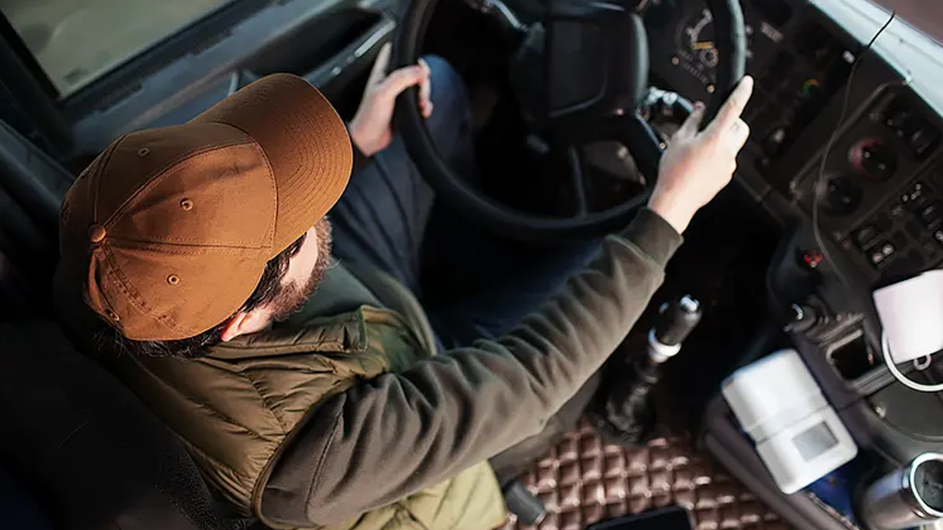 How Logistics Companies Should Select a GPS Tracker